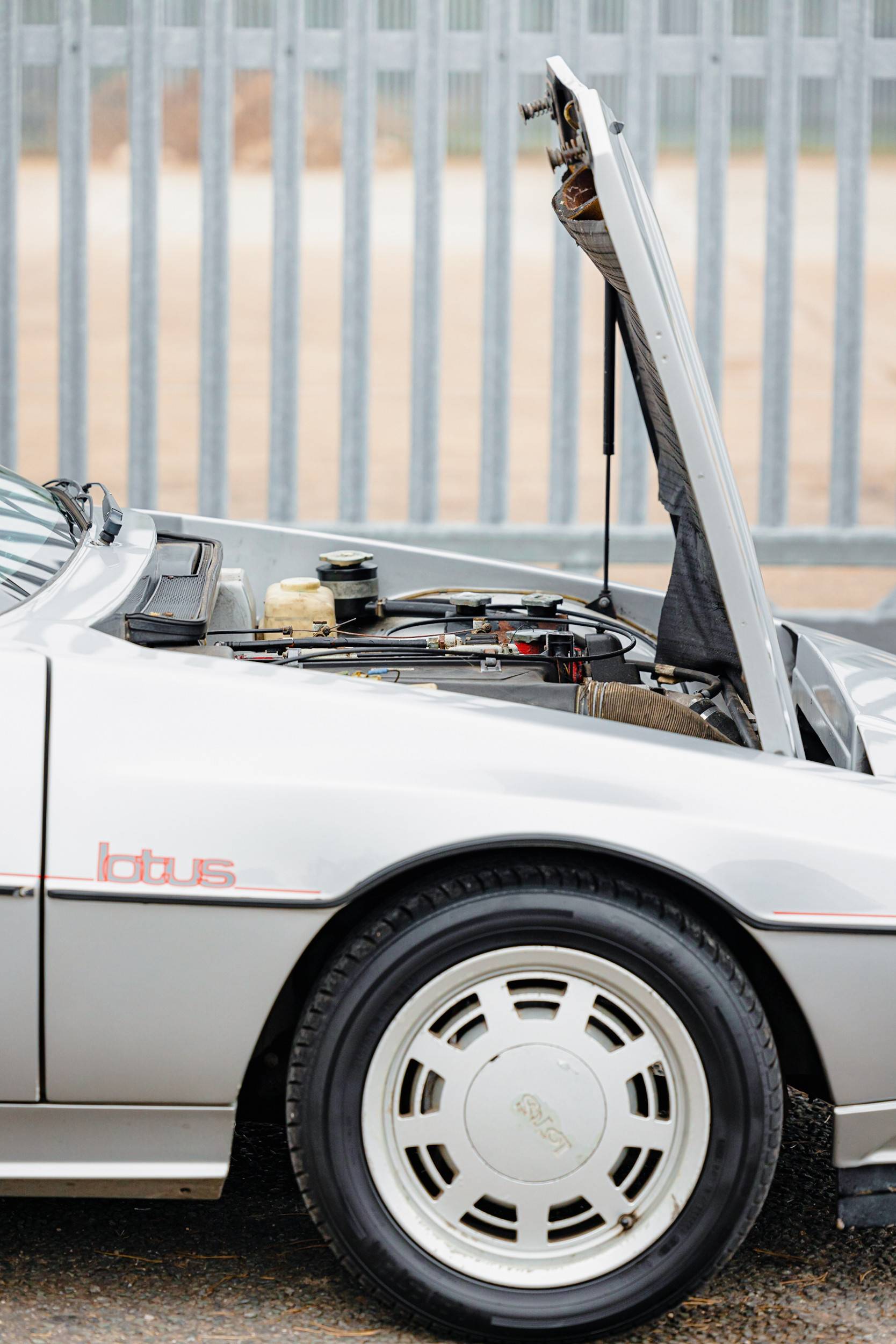 1986 Lotus Excel SE For Sale by Auction