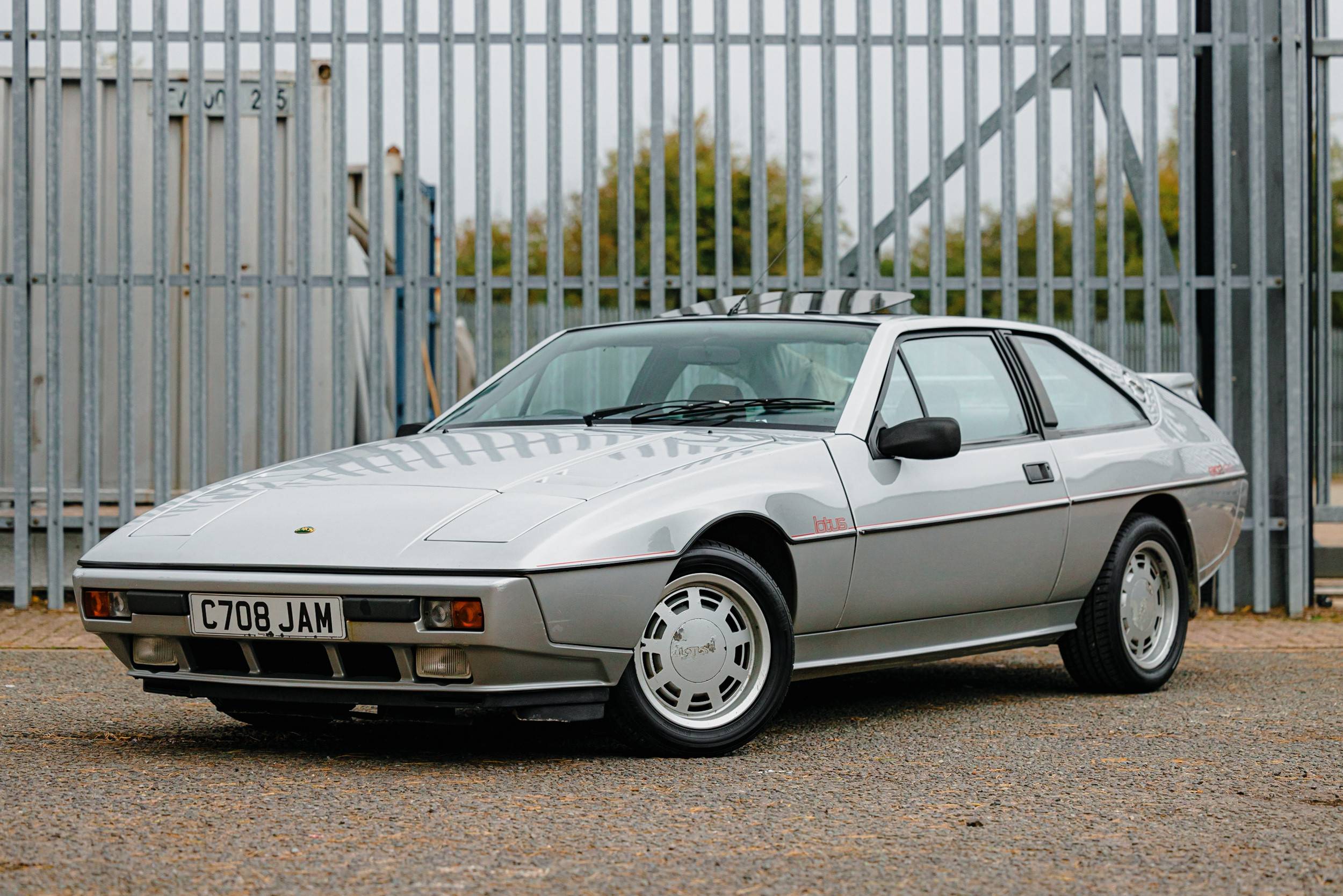 1986 Lotus Excel SE For Sale by Auction