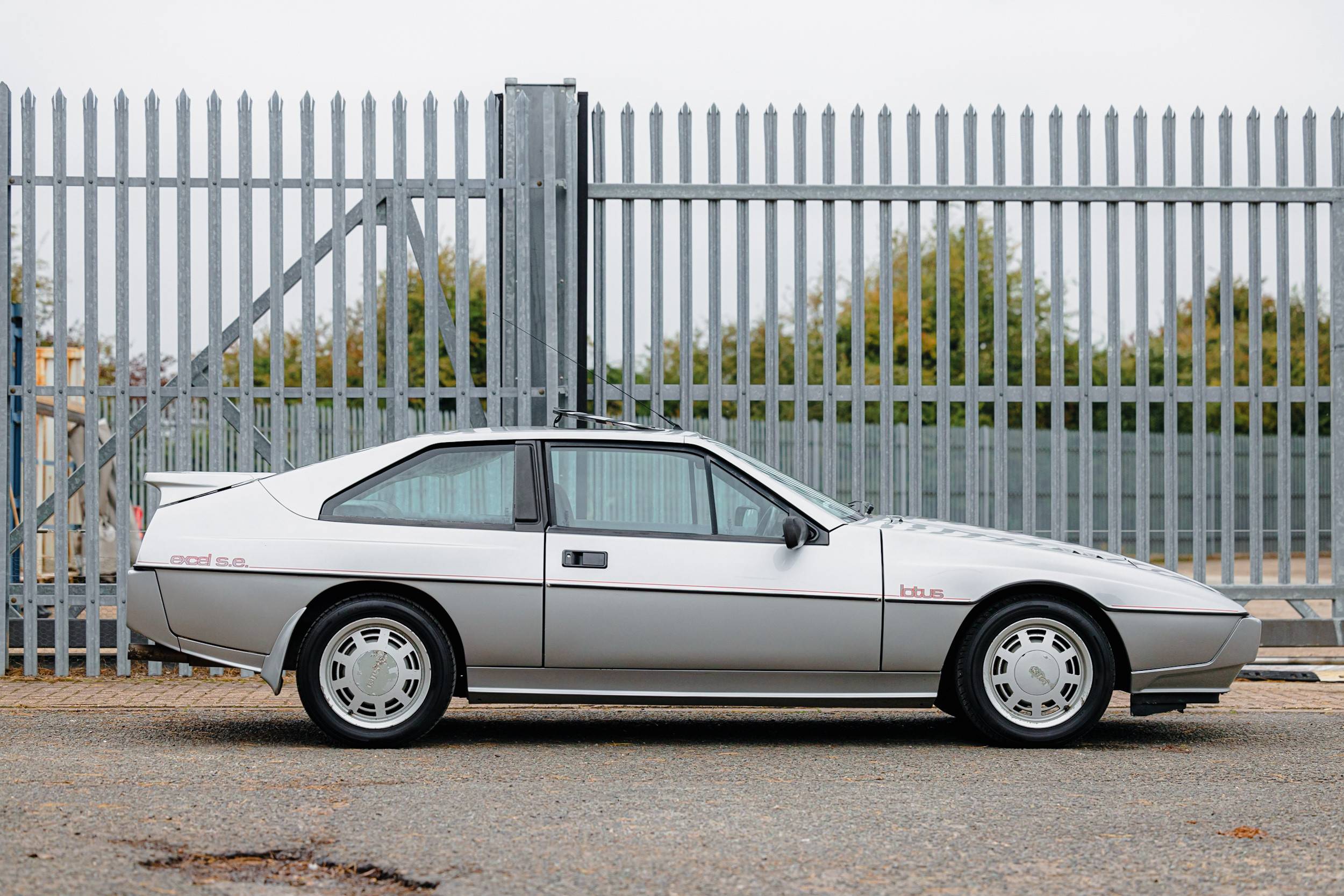 1986 Lotus Excel SE For Sale by Auction