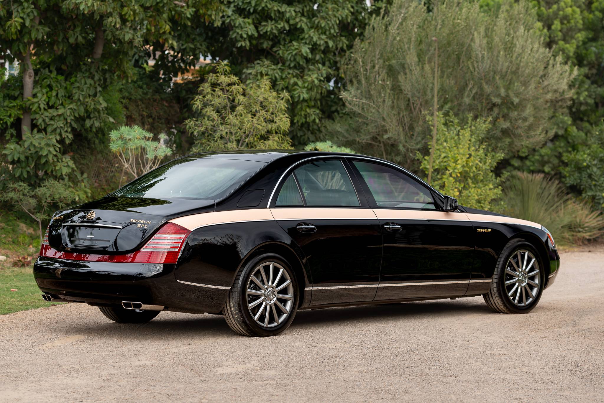 2010 Maybach 57S Zeppelin Saloon For Sale by Auction